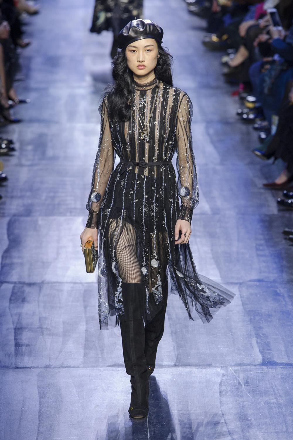 Défilé Dior automne-hiver 2017-2018 : symphonie en bleu