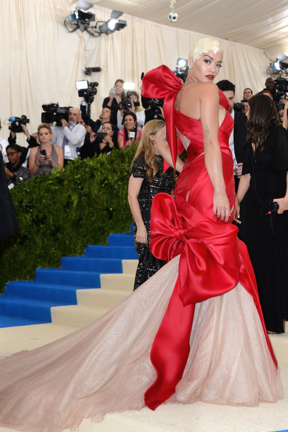 Met Gala 2017 Les Tenues Les Plus Incroyables Du Tapis Rouge