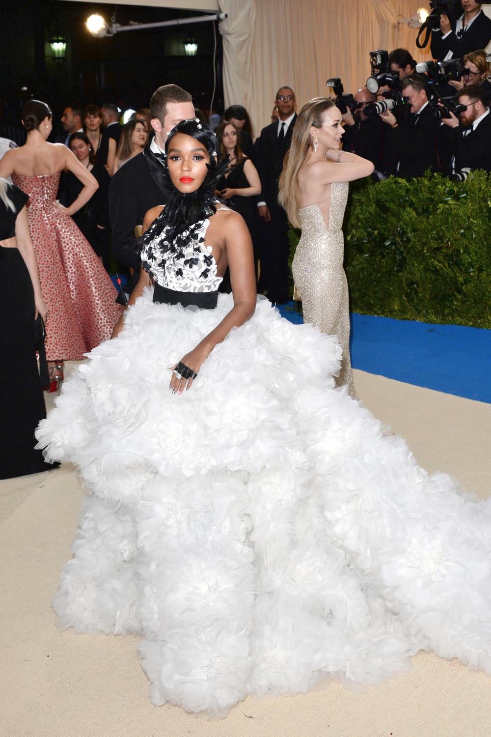 Met Gala 2017 Les Tenues Les Plus Incroyables Du Tapis Rouge
