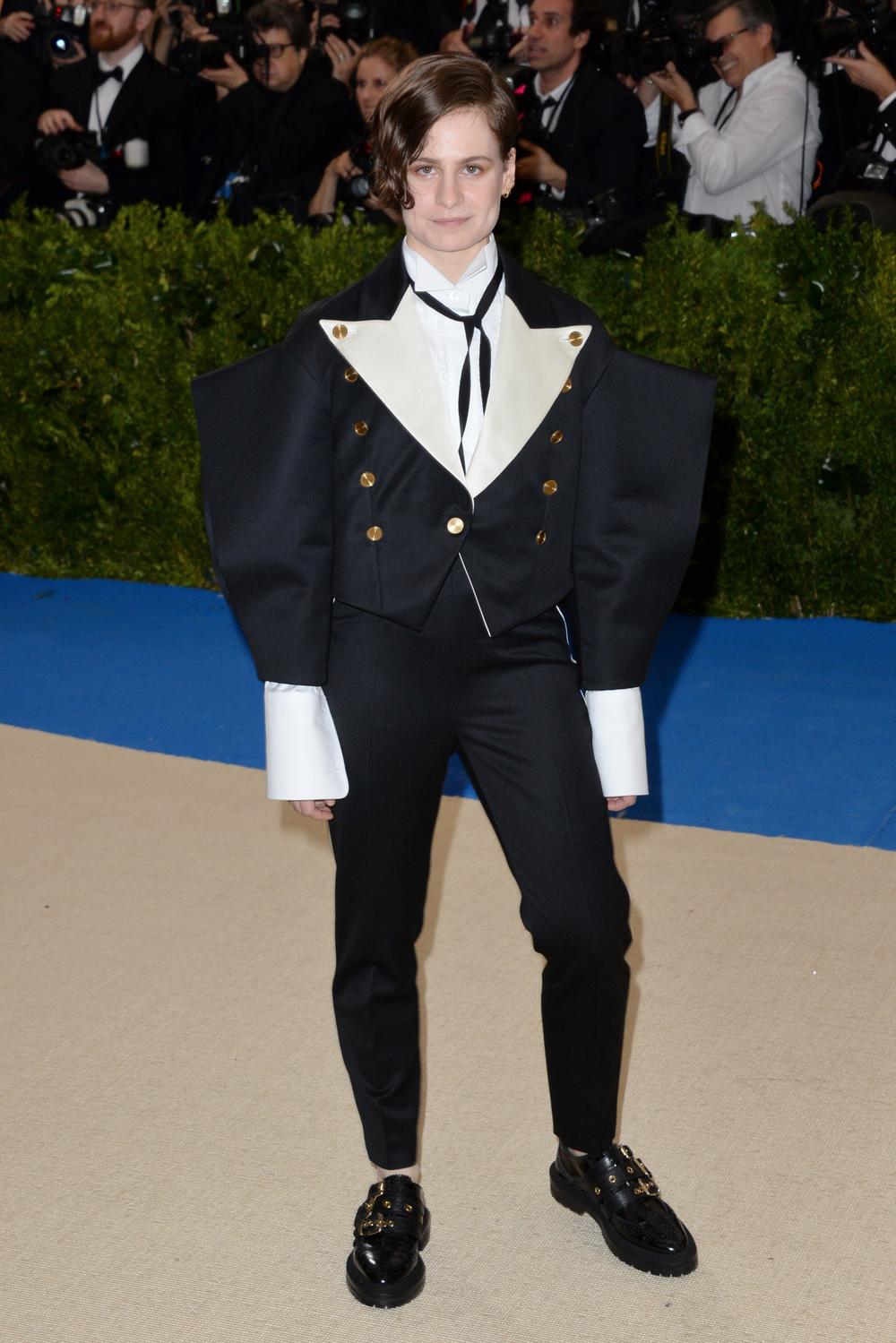 Met Gala 2017 Les Tenues Les Plus Incroyables Du Tapis Rouge
