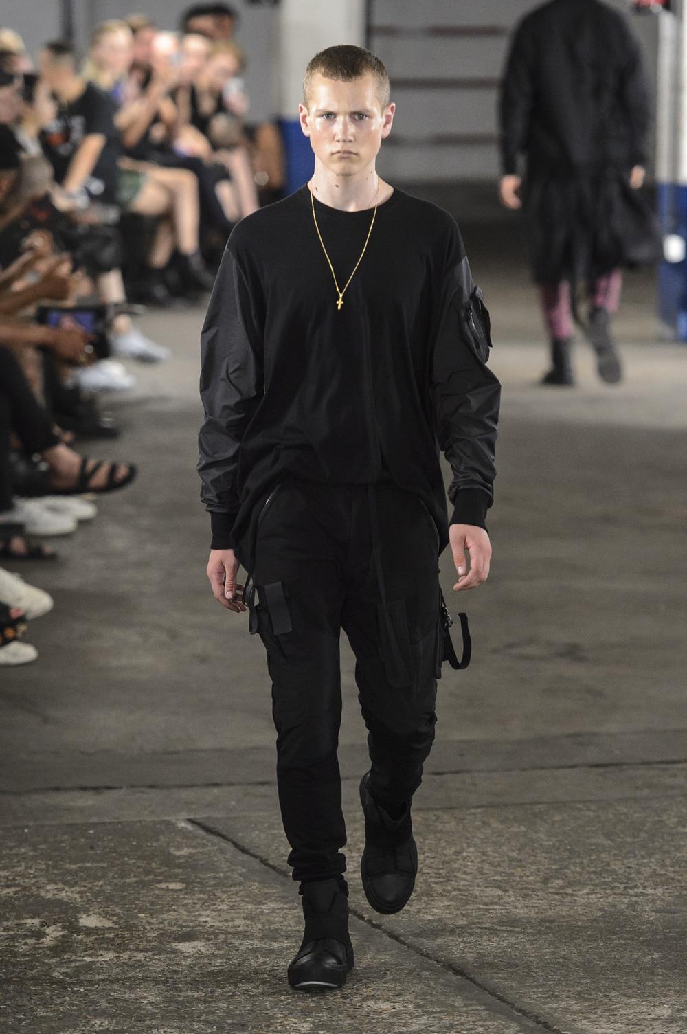 Défilé Julius printemps-été 2018 Homme