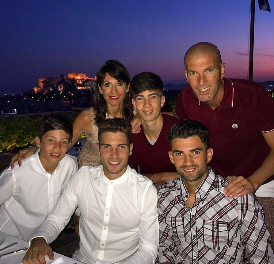La photo des Zidane, leurs trois enfants et leurs abdos à Ibiza