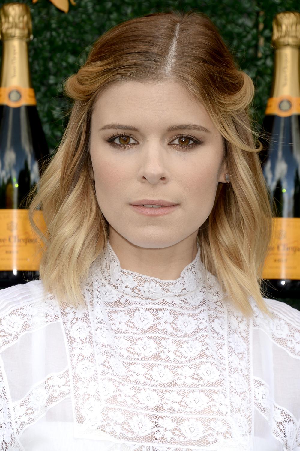 Cette astuce coiffure facile permet d'obtenir un brushing volumineux en ...