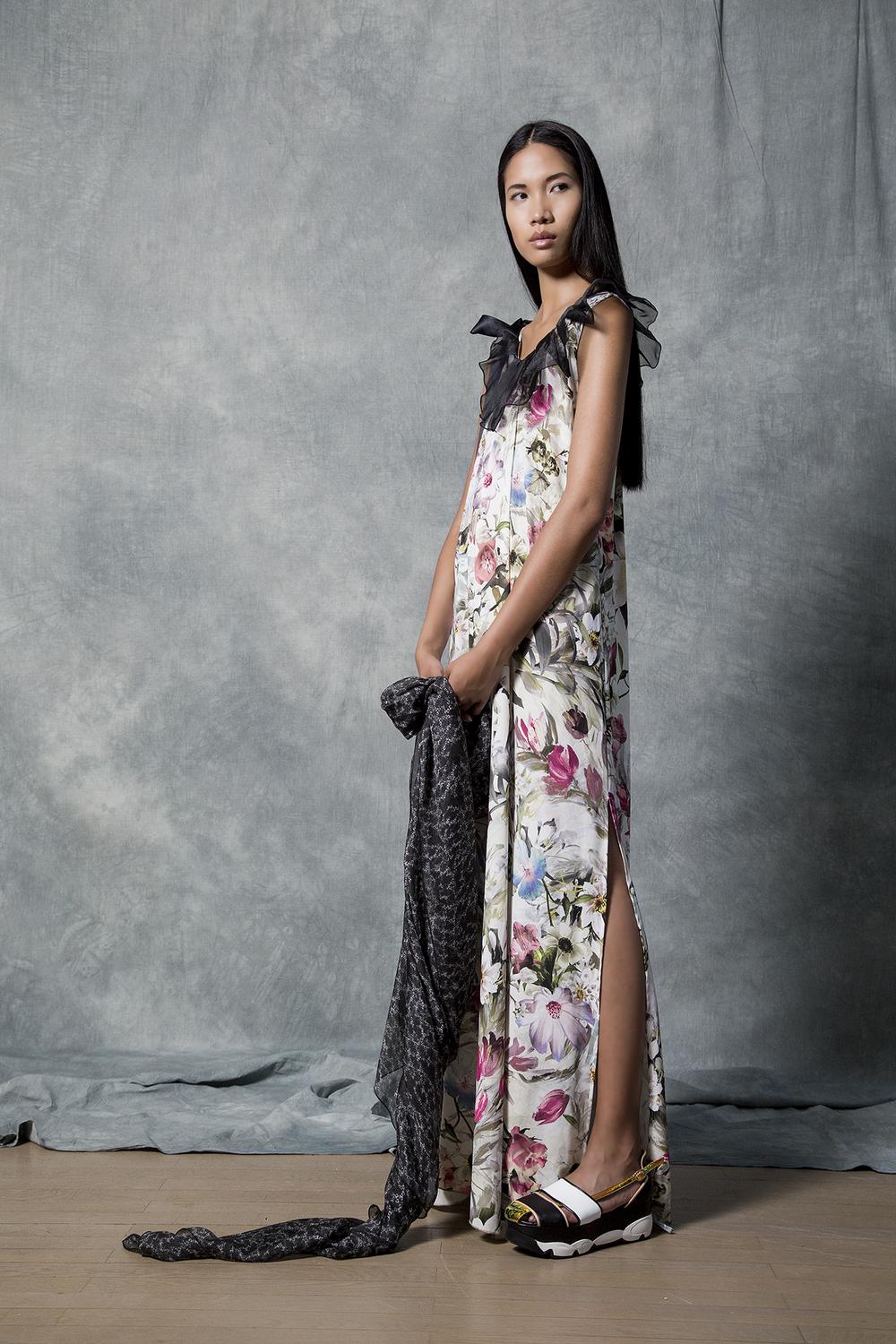 Comment porter une robe longue quand on est petite