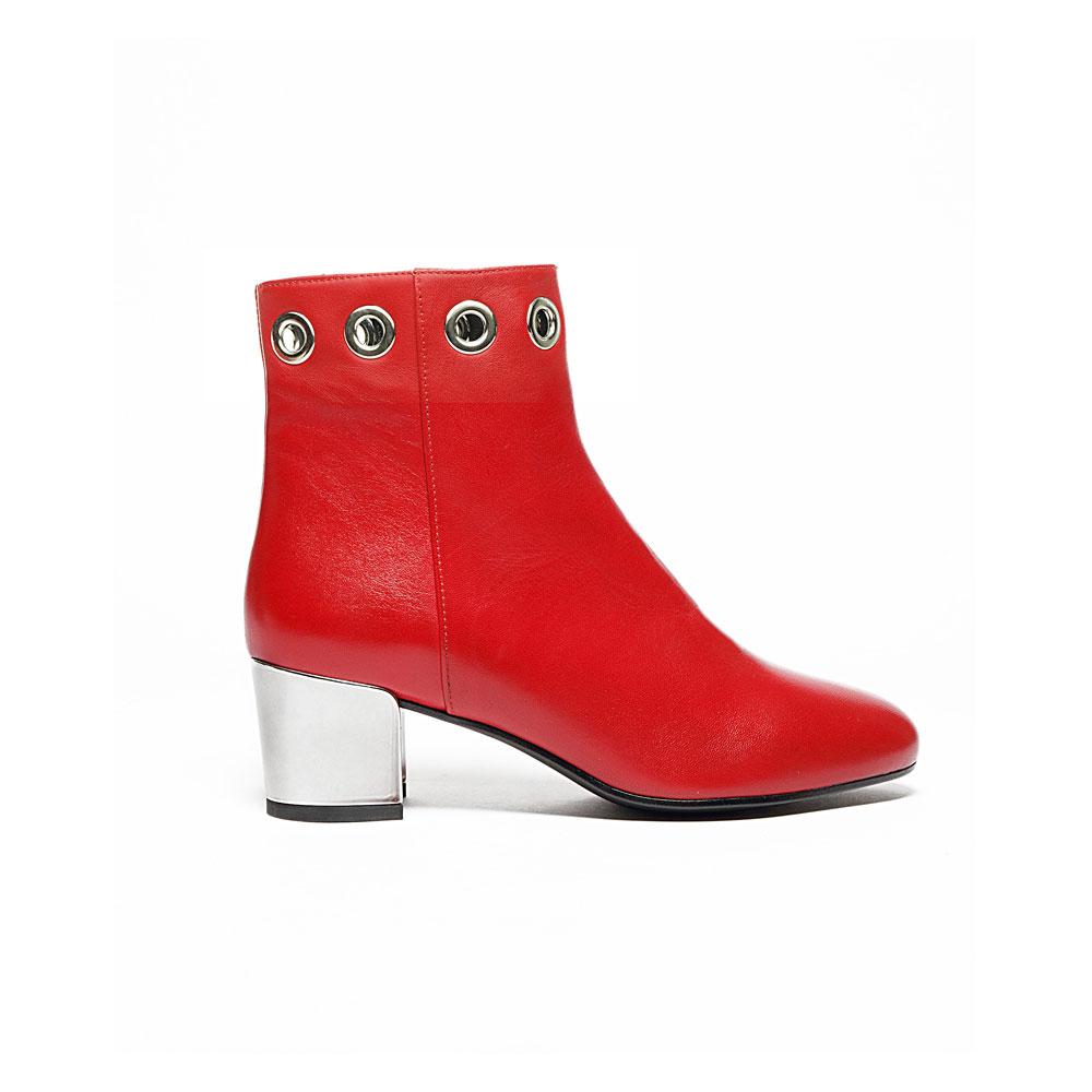 Rouges ou fleuries ? Le match des bottines de l'automne