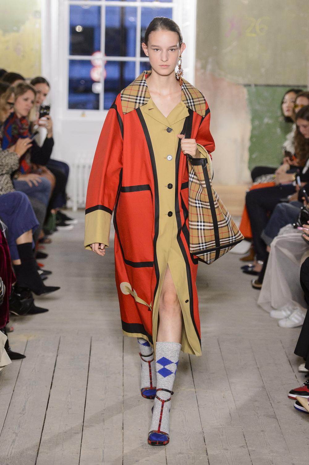 Défilé Burberry Automne-hiver 2017-2018 Prêt-à-porter