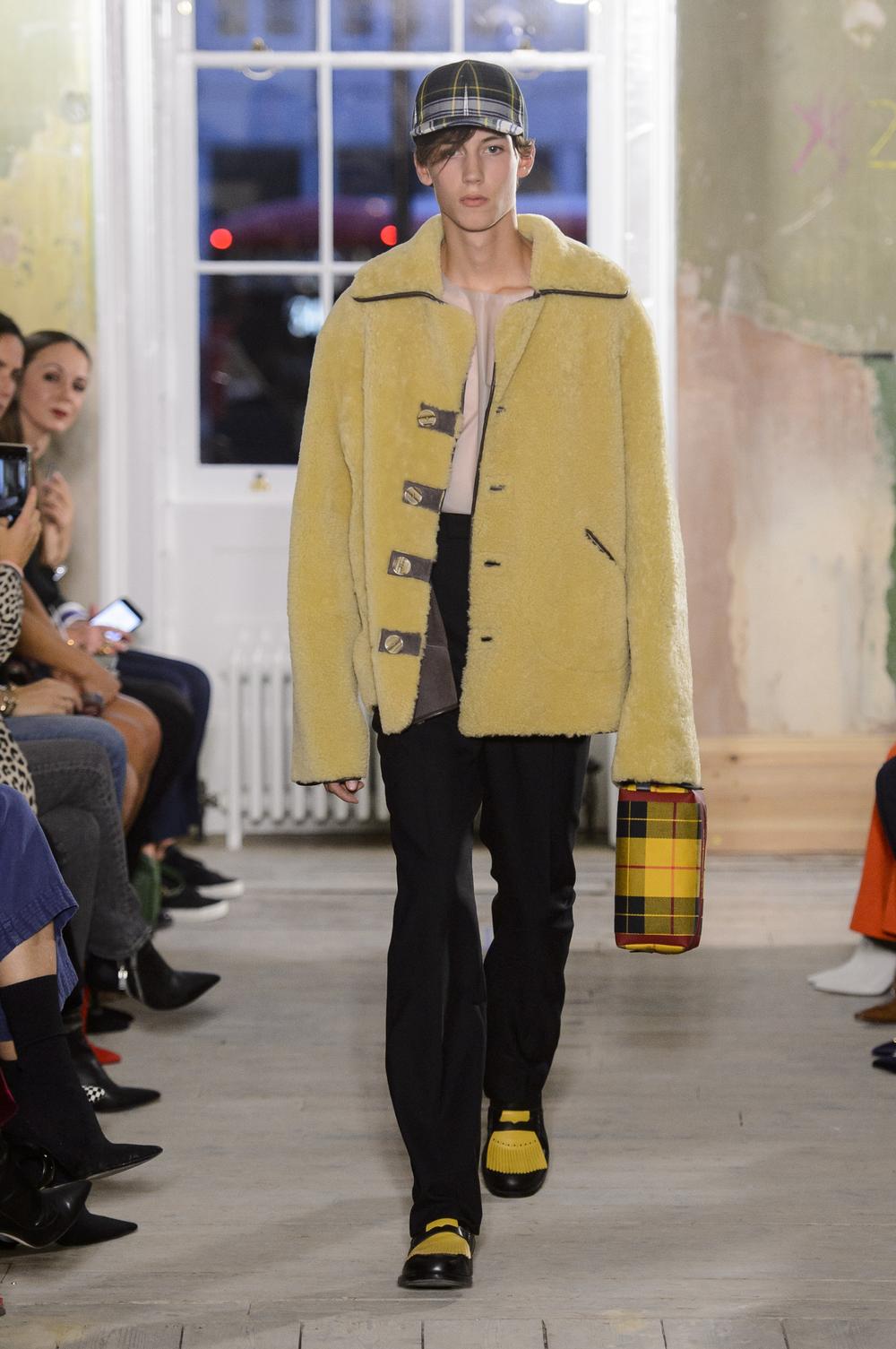 Défilé Burberry Automne-hiver 2017-2018 Prêt-à-porter