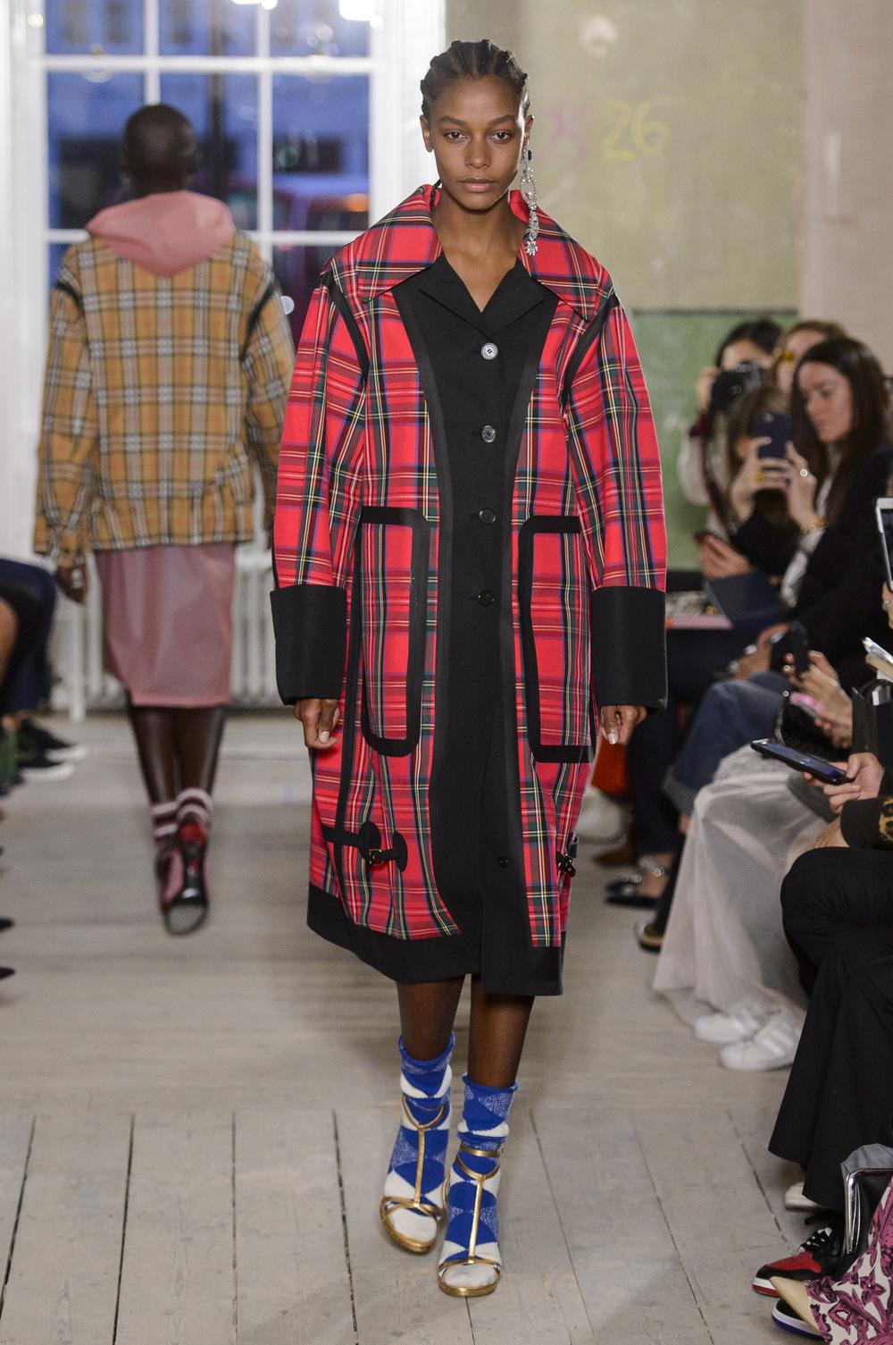 Défilé Burberry Automne-hiver 2017-2018 Prêt-à-porter