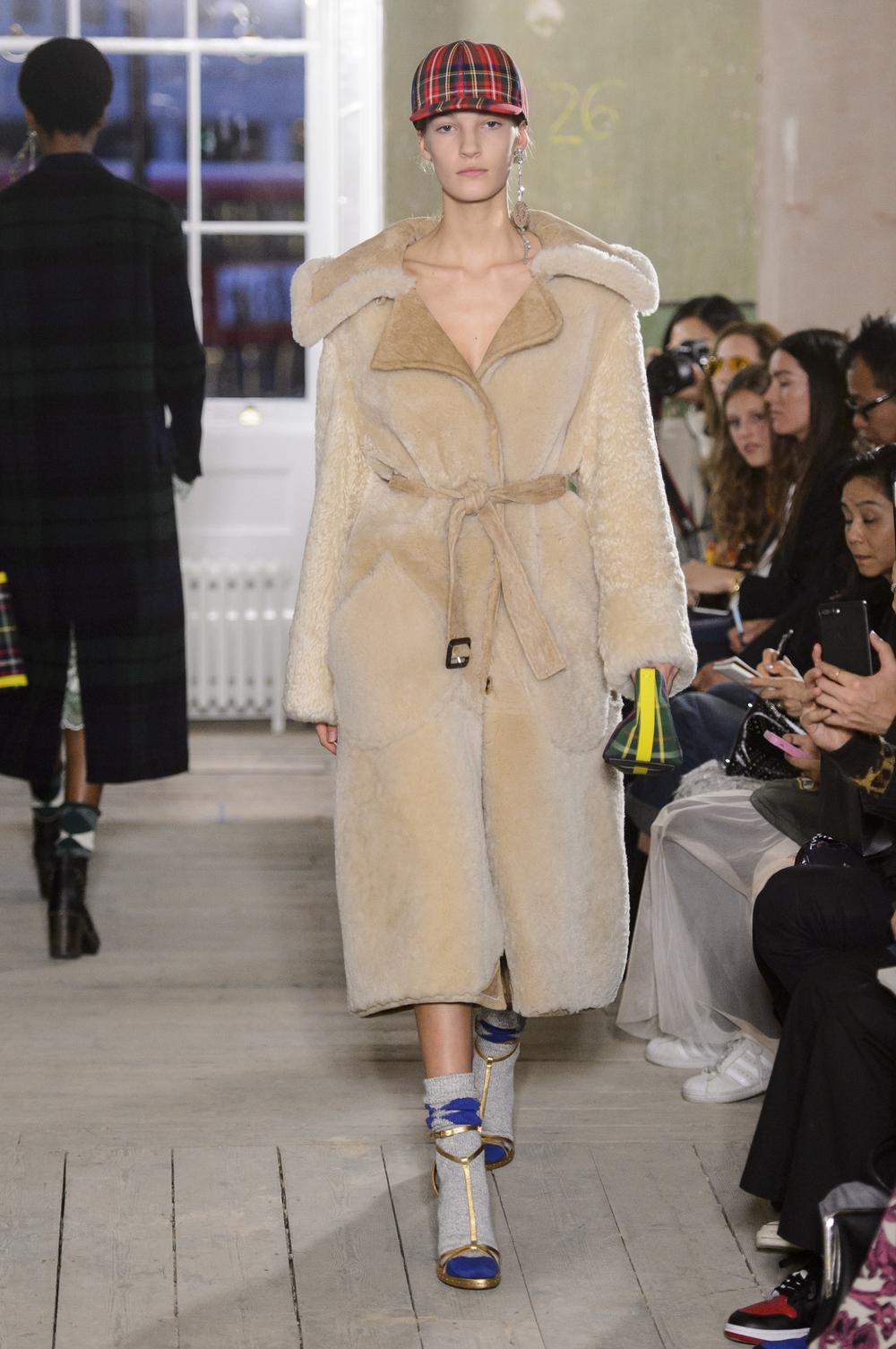 Défilé Burberry Automne-hiver 2017-2018 Prêt-à-porter