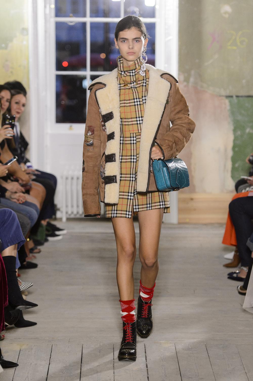 Défilé Burberry Automne-hiver 2017-2018 Prêt-à-porter