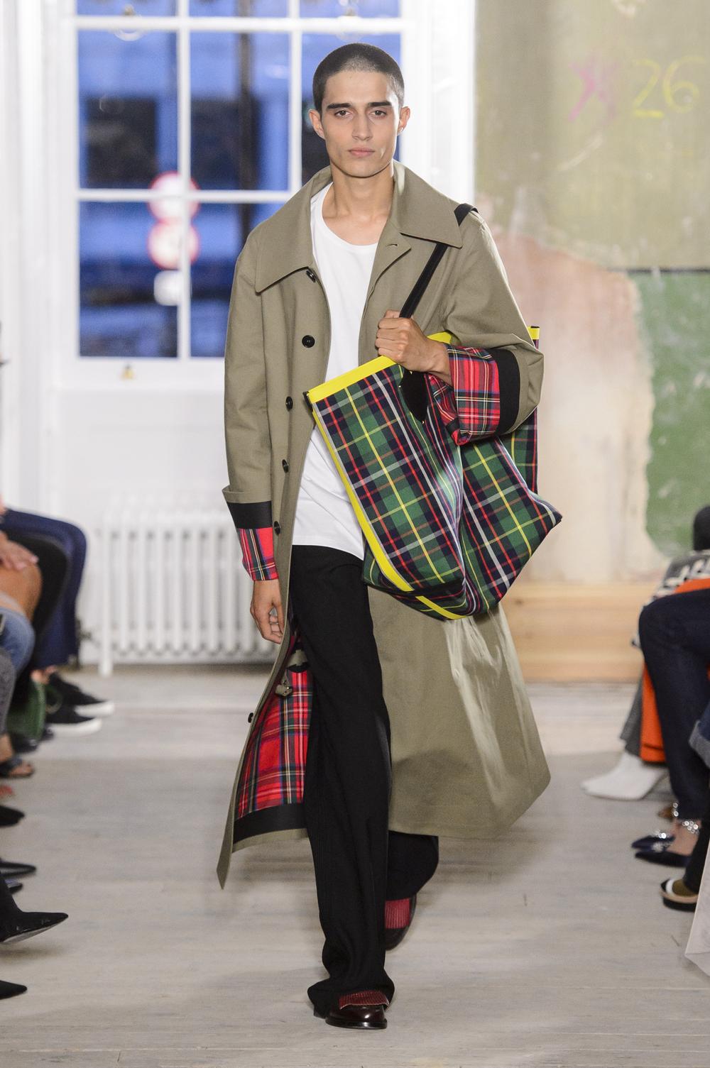 Défilé Burberry Automne-hiver 2017-2018 Prêt-à-porter