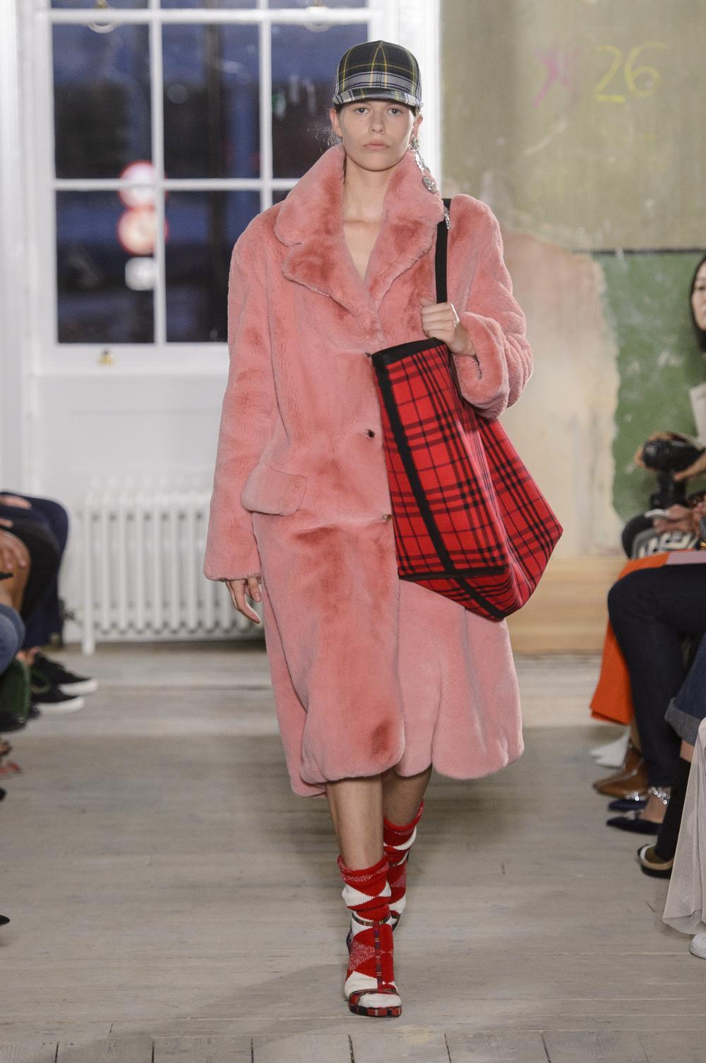Défilé Burberry Automne-hiver 2017-2018 Prêt-à-porter