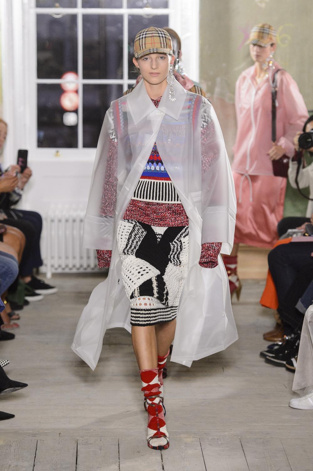 Défilé Burberry Automne-hiver 2017-2018 Prêt-à-porter