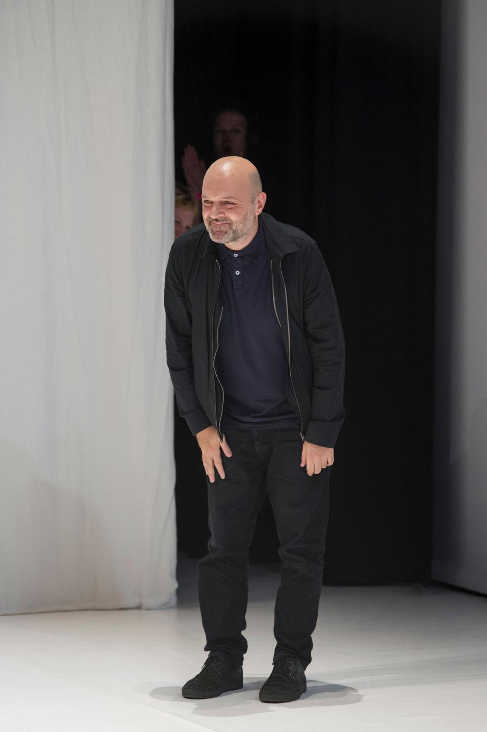 Défilé Hussein Chalayan printemps-été 2018 Prêt-à-porter Défilé Hussein Chalayan printemps-été 2018 Prêt-à-porter