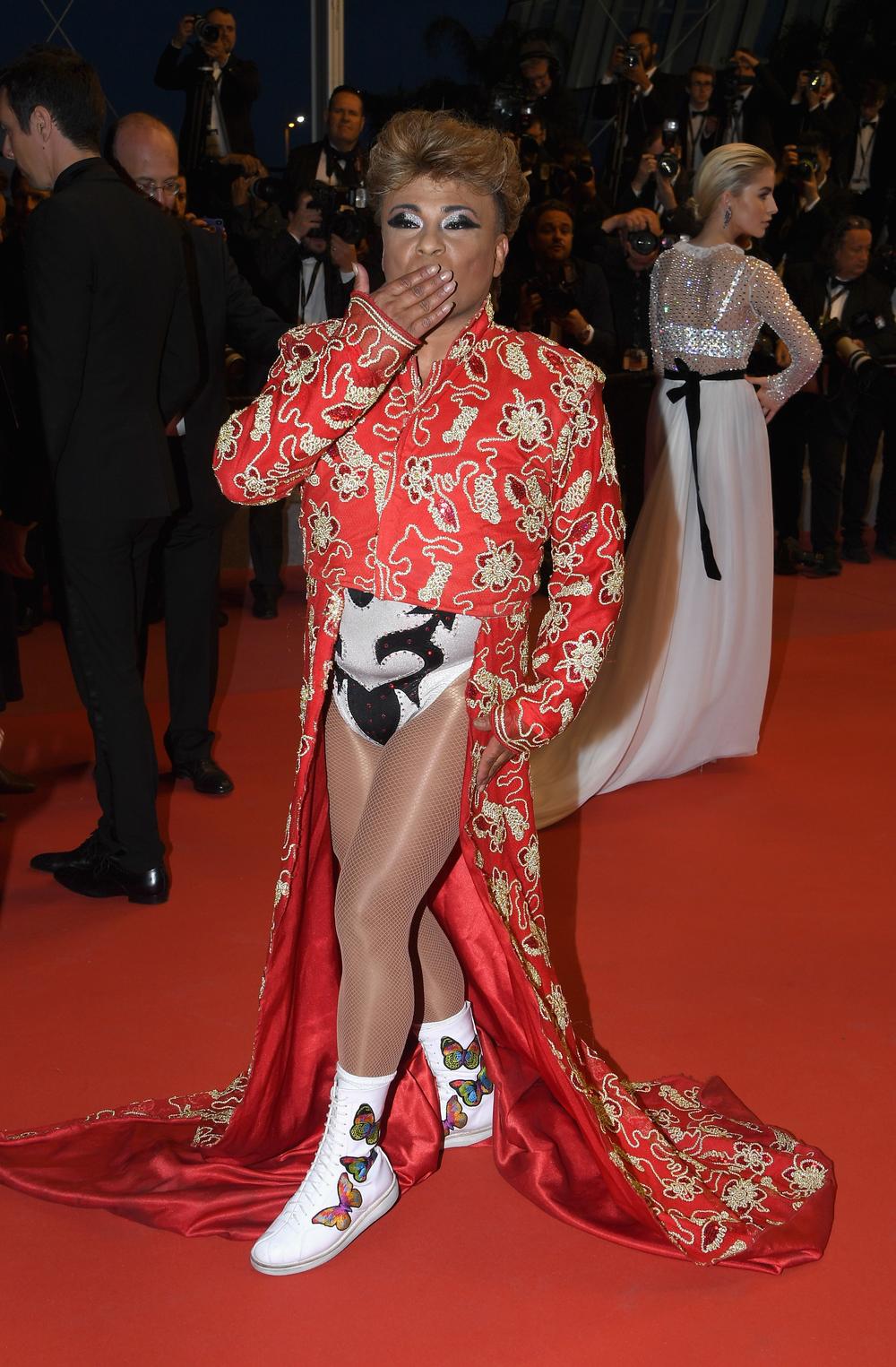 Fallait pas les inviter ! L'overdose de starlettes sur les marches du ...