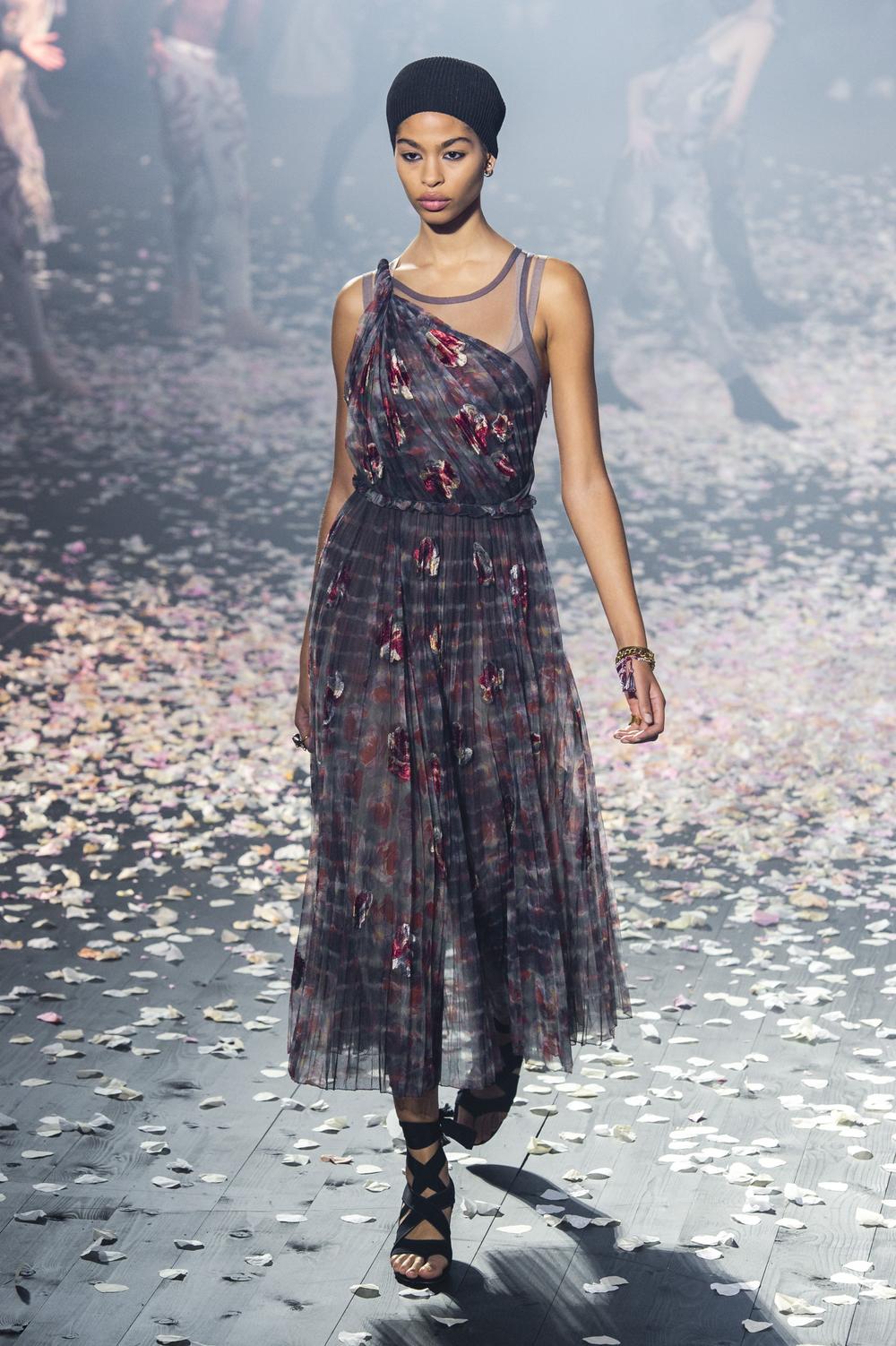 Les fougueux danseurs de Dior ouvrent le bal des défilés parisiens