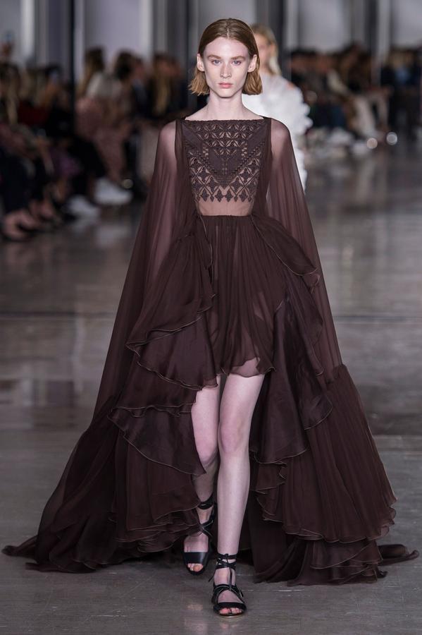 Fashion Week : les nouveaux codes de la robe de soirée