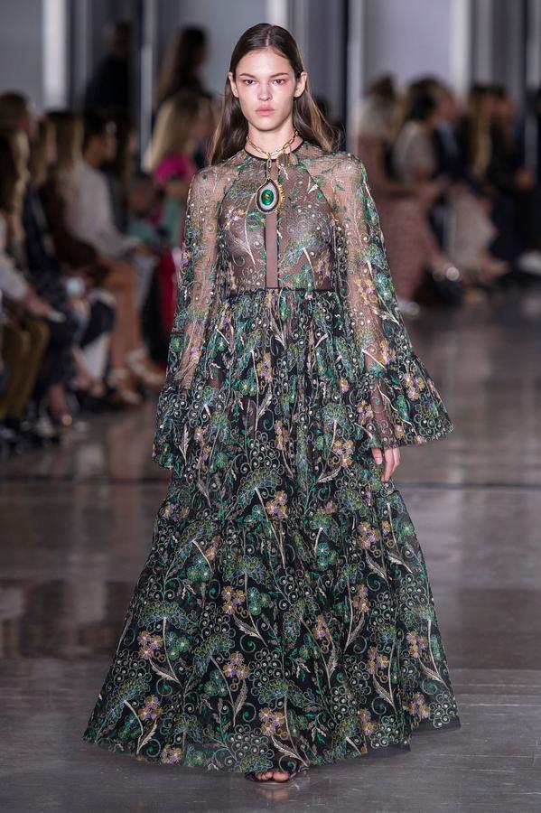 Fashion Week : les nouveaux codes de la robe de soirée