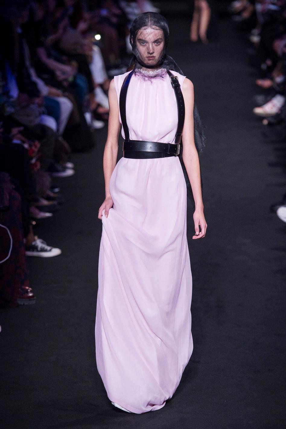 Fashion Week : les nouveaux codes de la robe de soirée