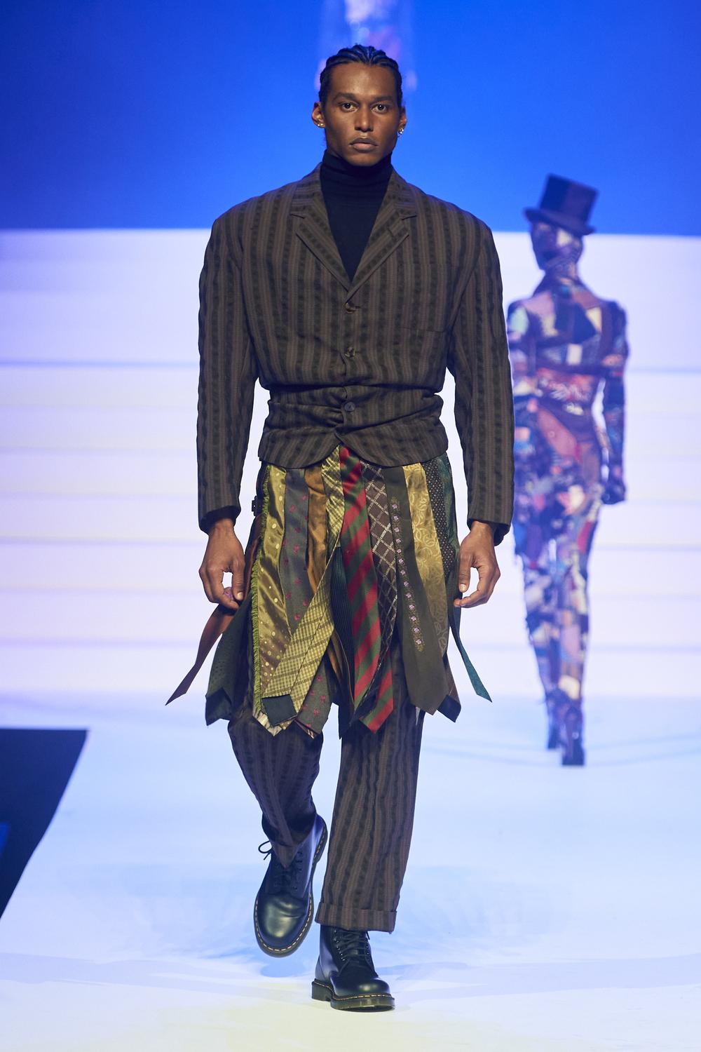 Masque corset ou marinière... Jean Paul Gaultier donne sa version de l ...