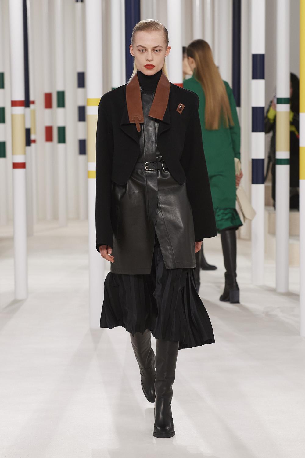 Chez Hermès, Nadège Vanhee-Cybulski signe une collection cool et ...