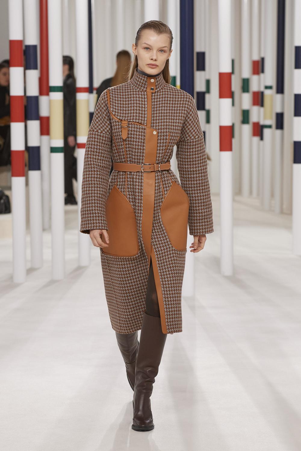 Chez Hermès, Nadège Vanhee-Cybulski signe une collection cool et ...