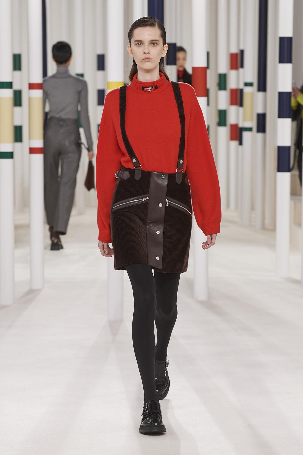 Chez Hermès, Nadège Vanhee-Cybulski signe une collection cool et ...