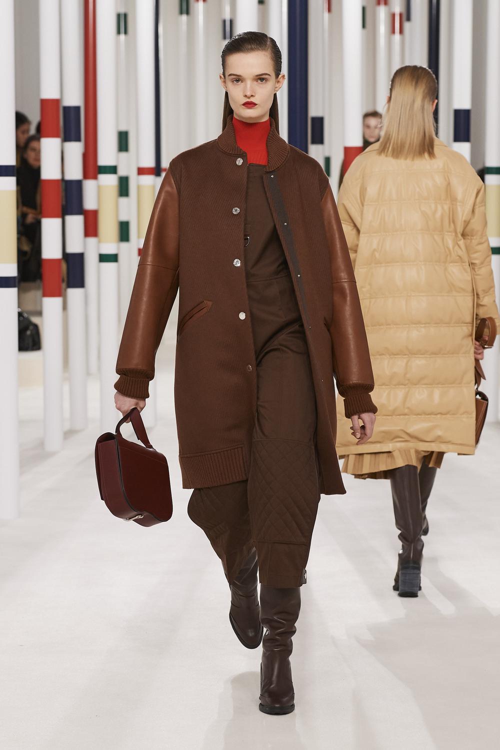 Chez Hermès, Nadège Vanhee-Cybulski signe une collection cool et ...
