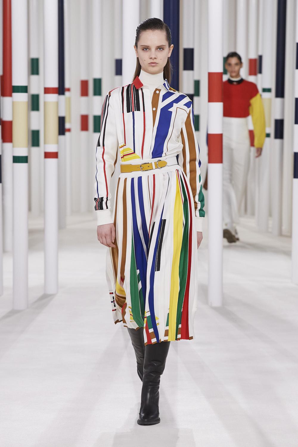 Chez Hermès, Nadège Vanhee-Cybulski signe une collection cool et ...