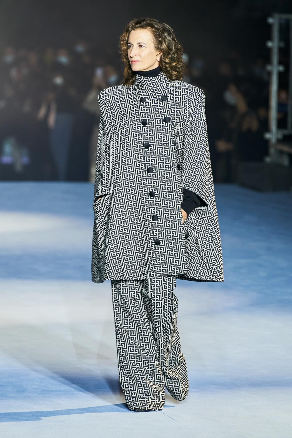 Balmain fait venir Claudia Schiffer et Anna Wintour à son show au ...