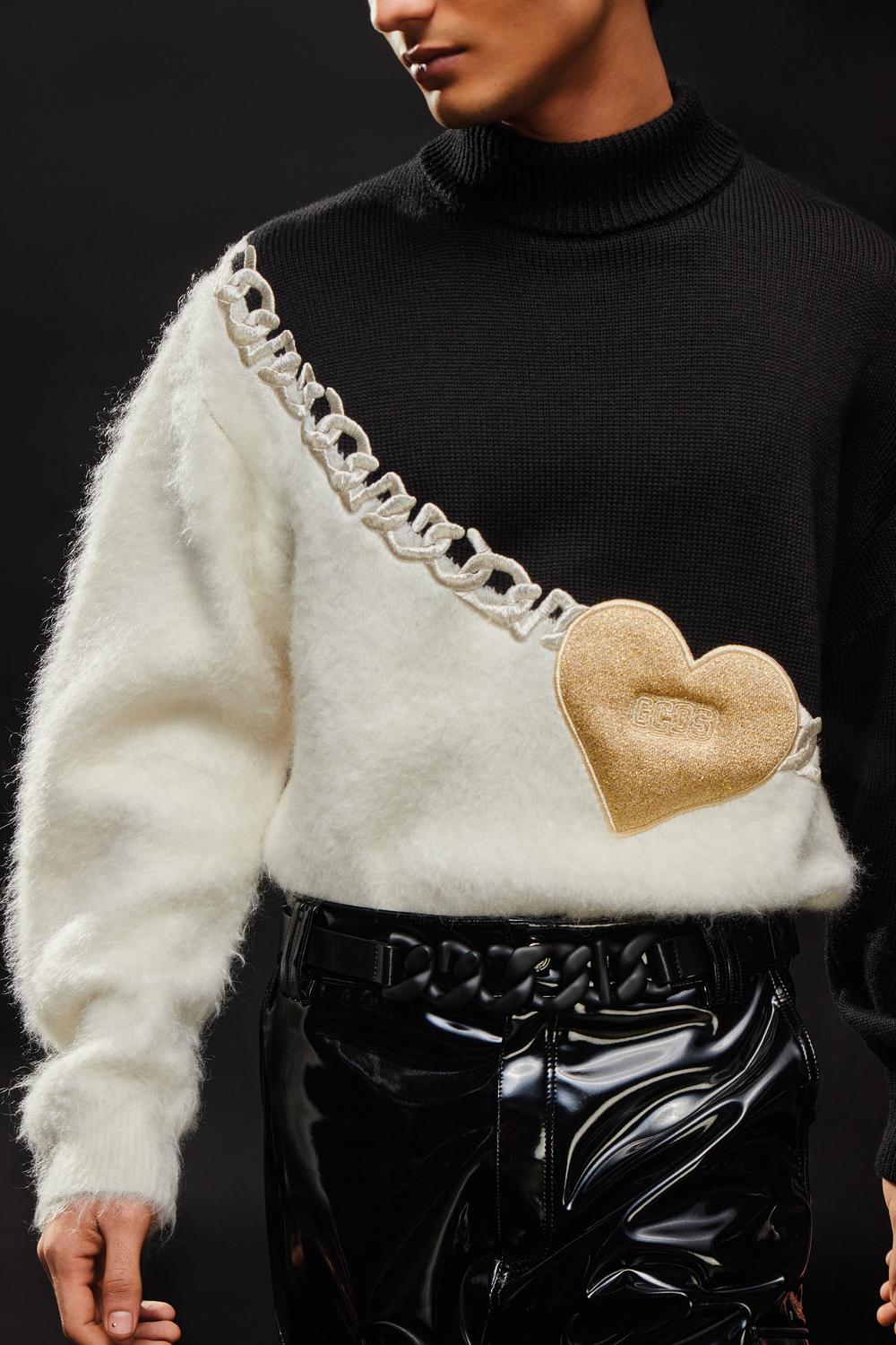 Dua Lipa embrasse la tendance du tout petit, petit bikini en crochet