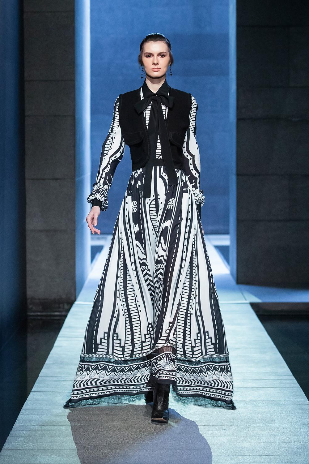 Défilé Elie Saab automne-hiver 2021-2022 Prêt-à-porter