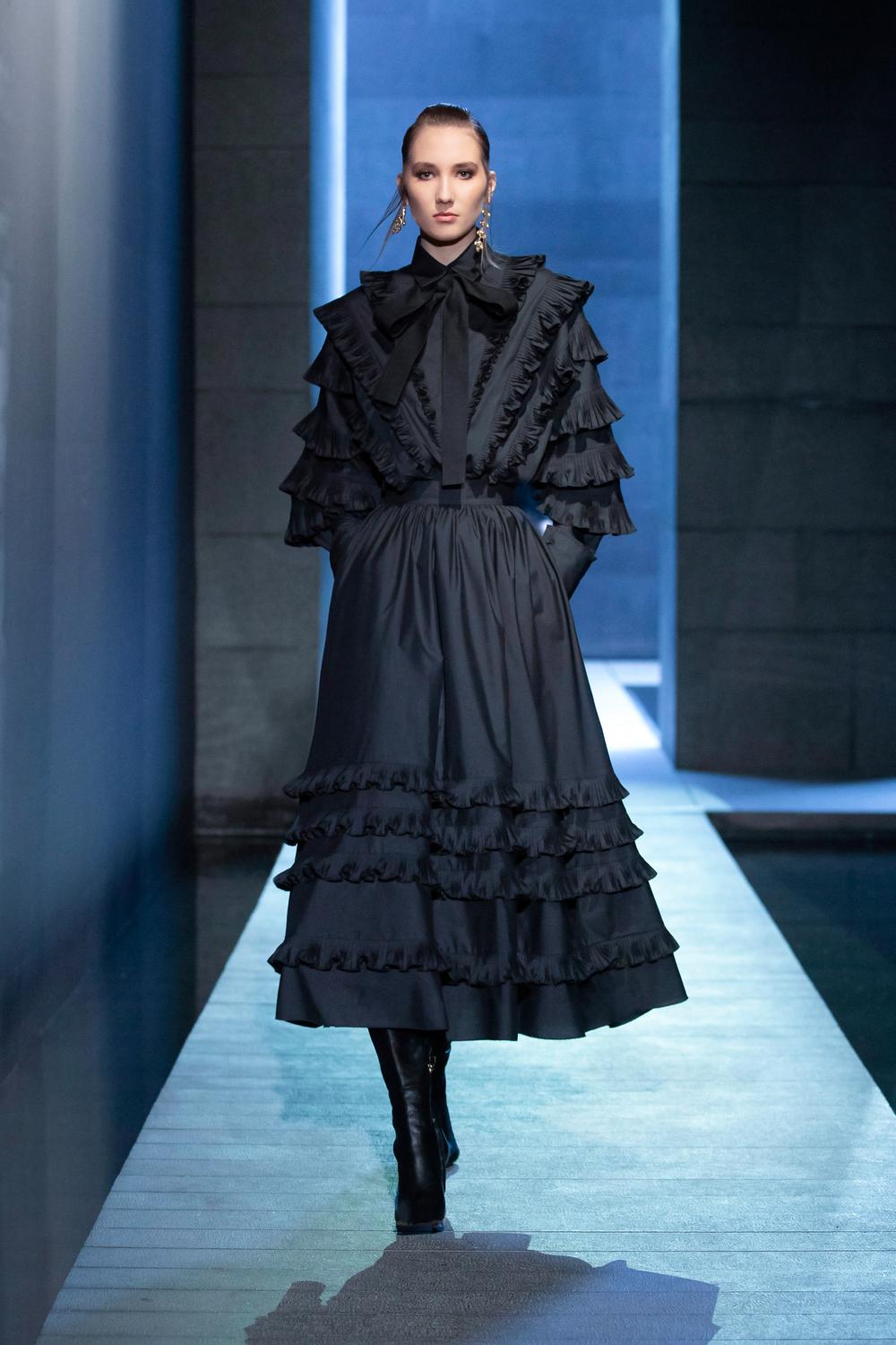 Défilé Elie Saab automne-hiver 2021-2022 Prêt-à-porter