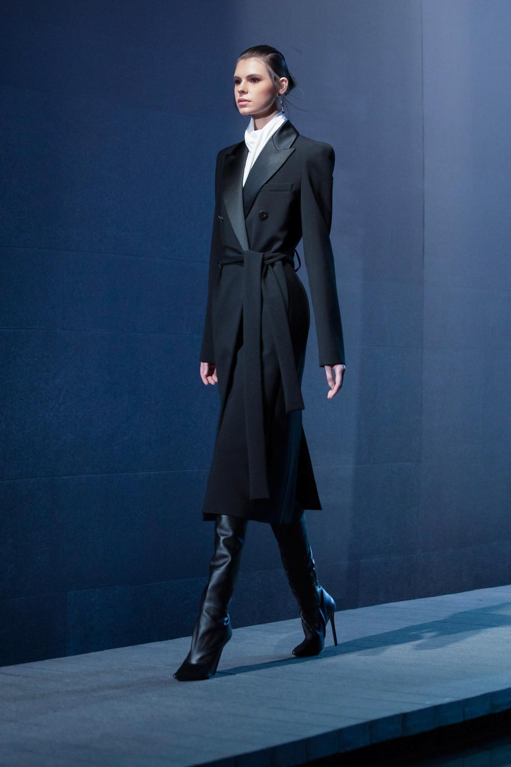 Défilé Elie Saab automne-hiver 2021-2022 Prêt-à-porter
