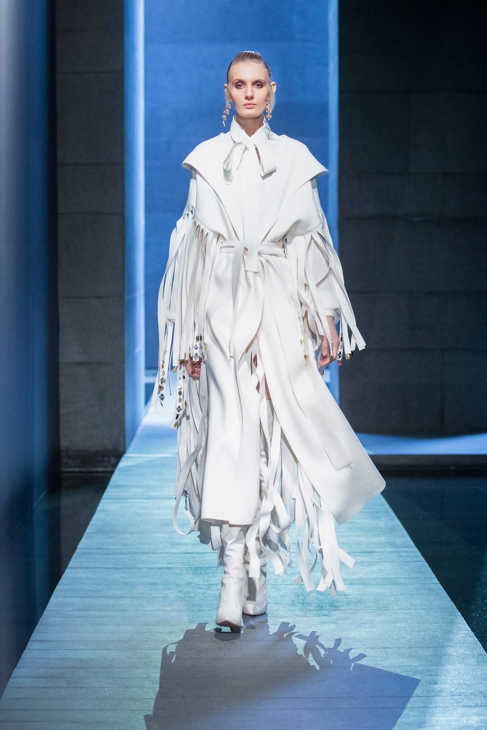 Défilé Elie Saab automne-hiver 2021-2022 Prêt-à-porter