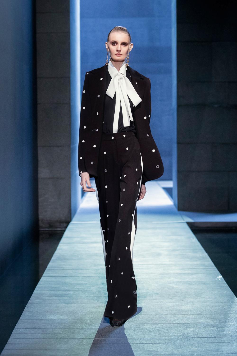 Défilé Elie Saab automne-hiver 2021-2022 Prêt-à-porter