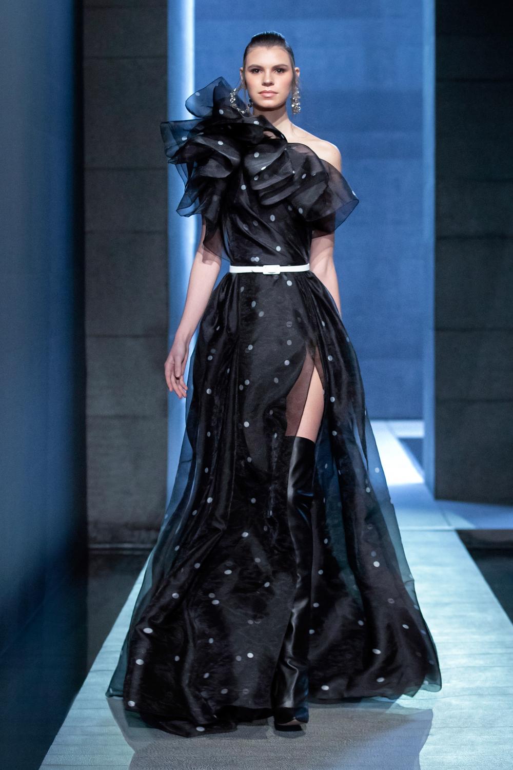 Défilé Elie Saab automne-hiver 2021-2022 Prêt-à-porter
