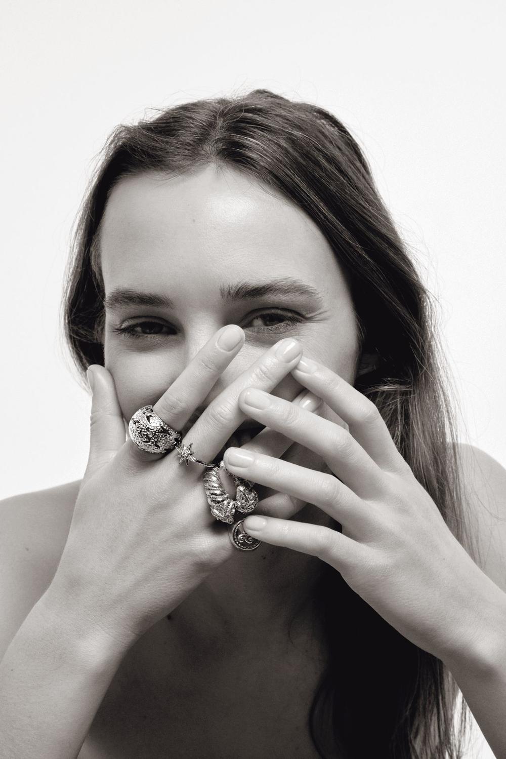 Bijoux scorpions, talismans et constellations : quand l'astro se porte ...