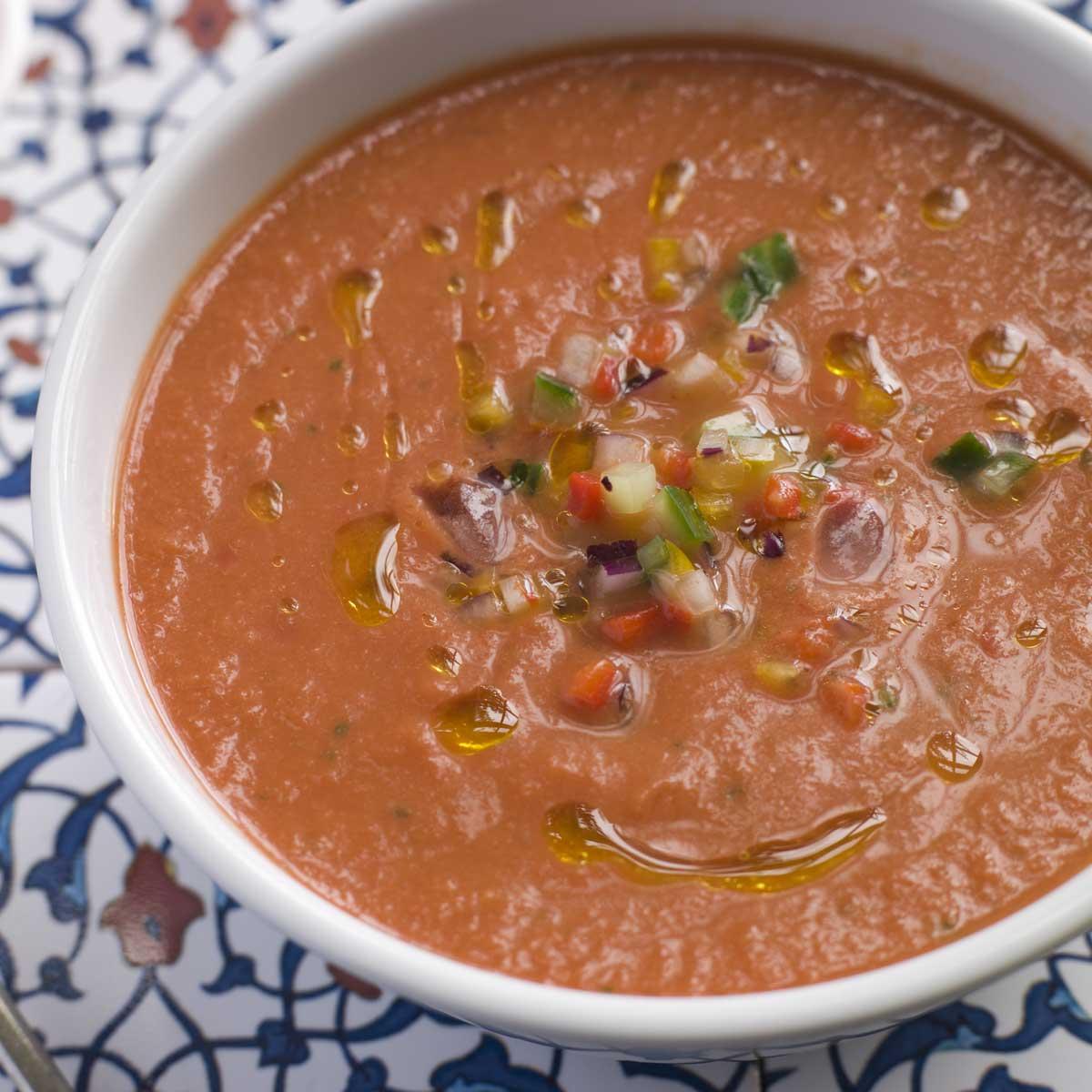 Recette gaspacho au basilic - Cuisine / Madame Figaro