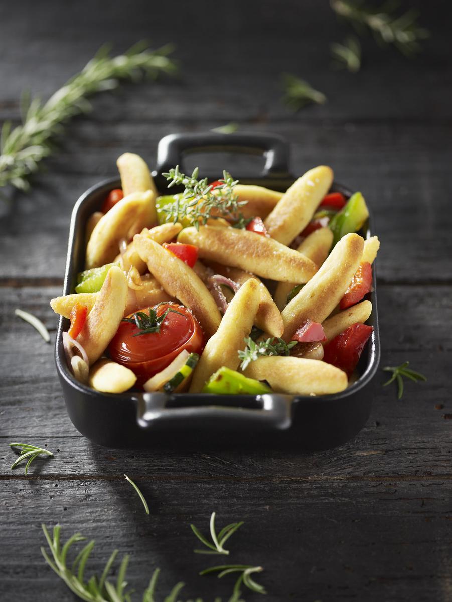 Recette cassolette de mini quenelles aux légumes - Cuisine / Madame Figaro