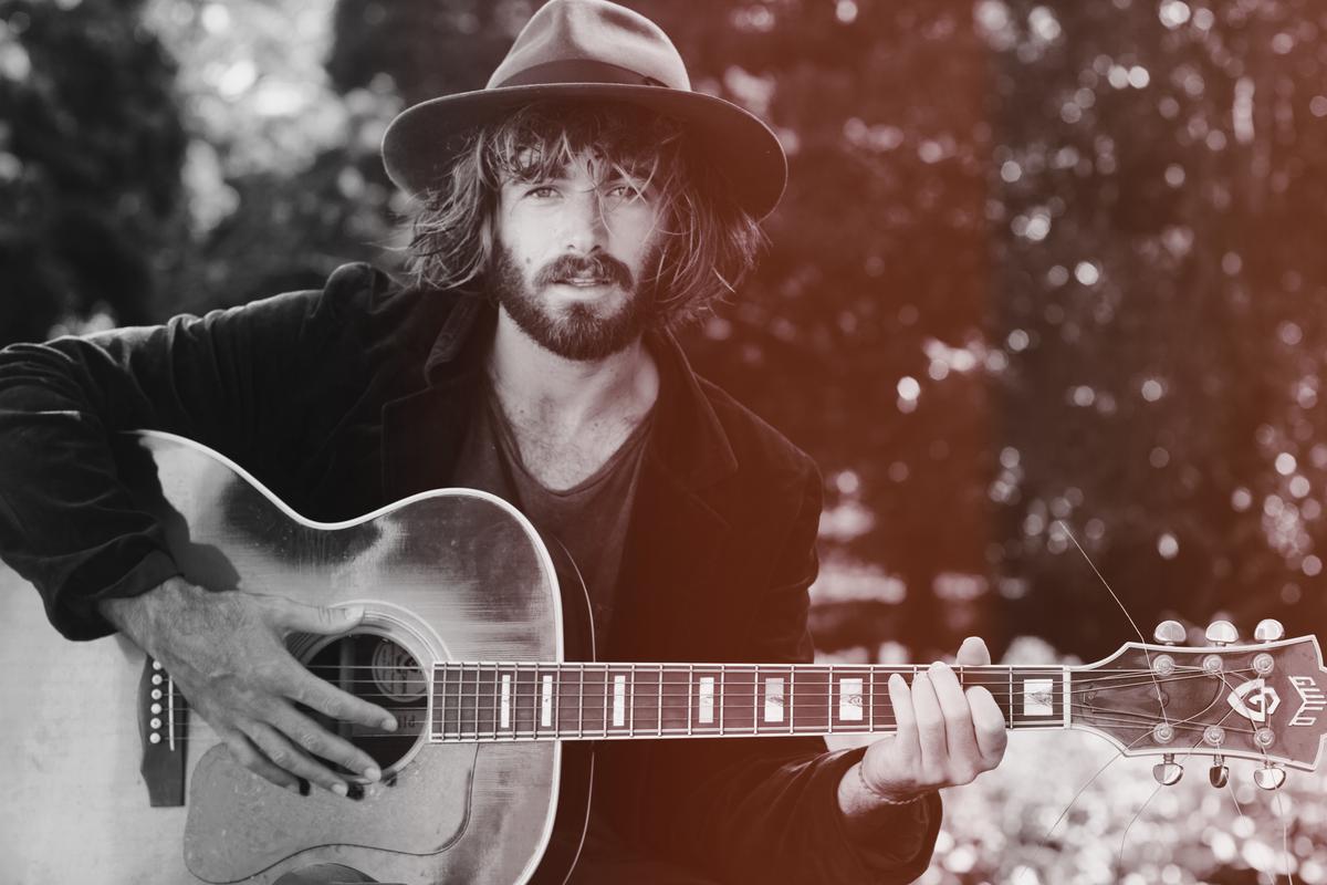 Angus Stone - Madame Figaro