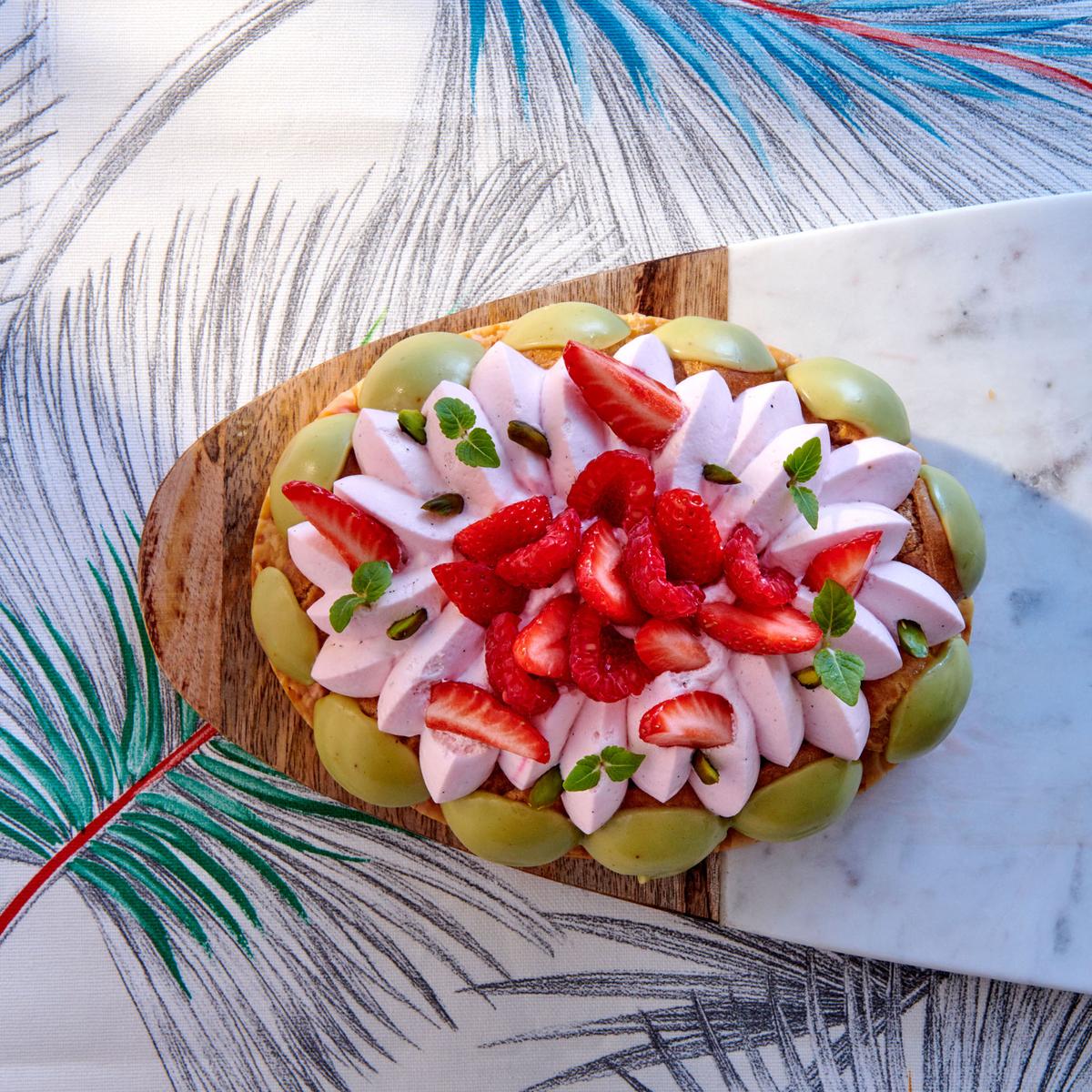 Recette saint-honoré fruits rouges et pistache - Cuisine / Madame Figaro