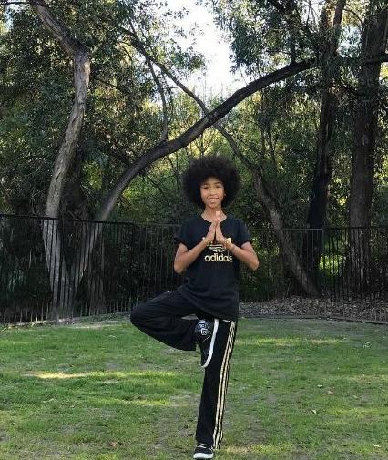 Tabay Atkins, 11 ans... et professeur de yoga - Madame Figaro
