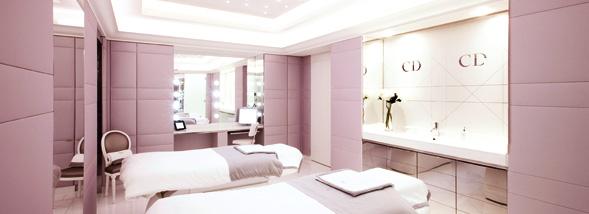 Le Plaza Athénéepasse en cabine Dior
