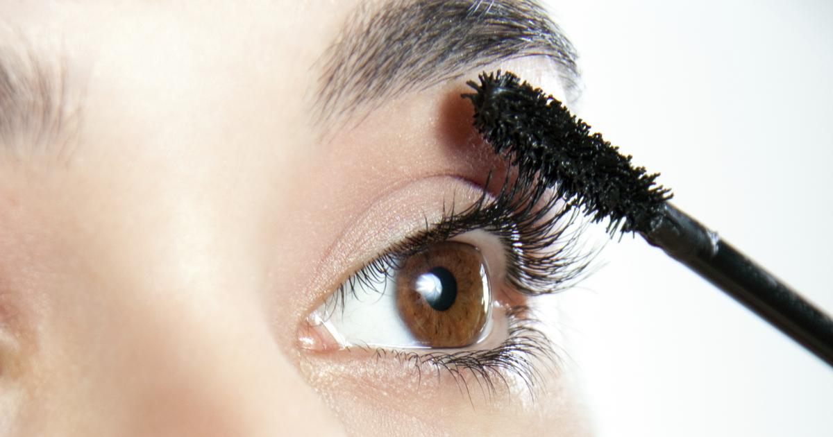 Trois idées de maquillage romantique pour les yeux noisette