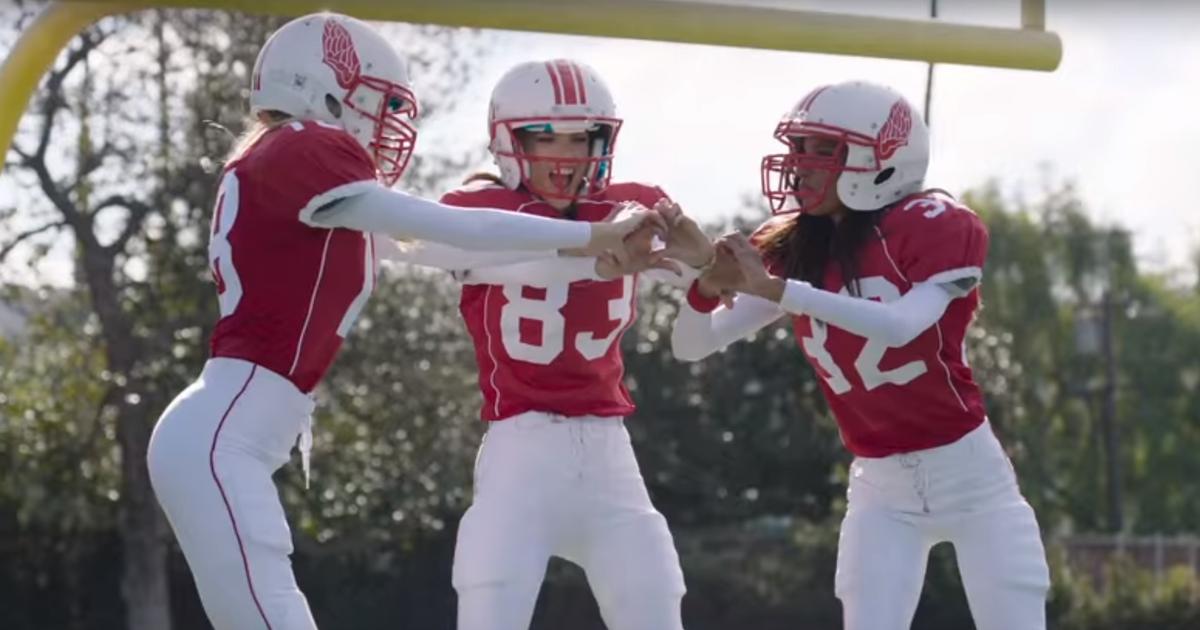 Super Bowl 2016 : quand les Anges de Victoria's Secret jouent au foot ...