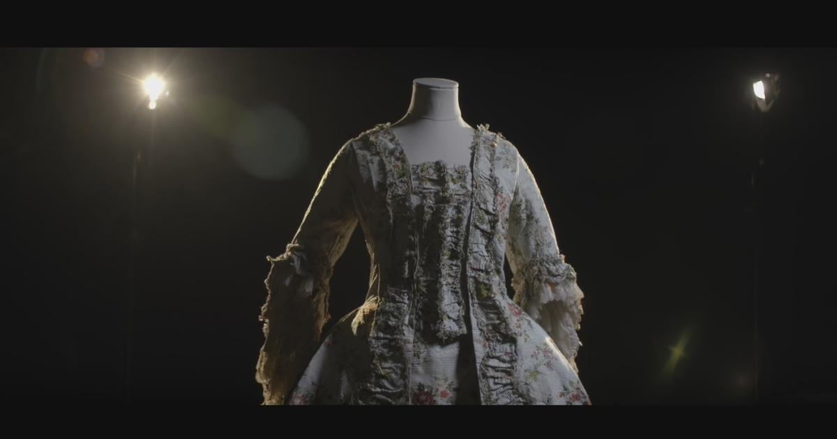 Dans les secrets de restauration des pièces mode du Musée des arts ...