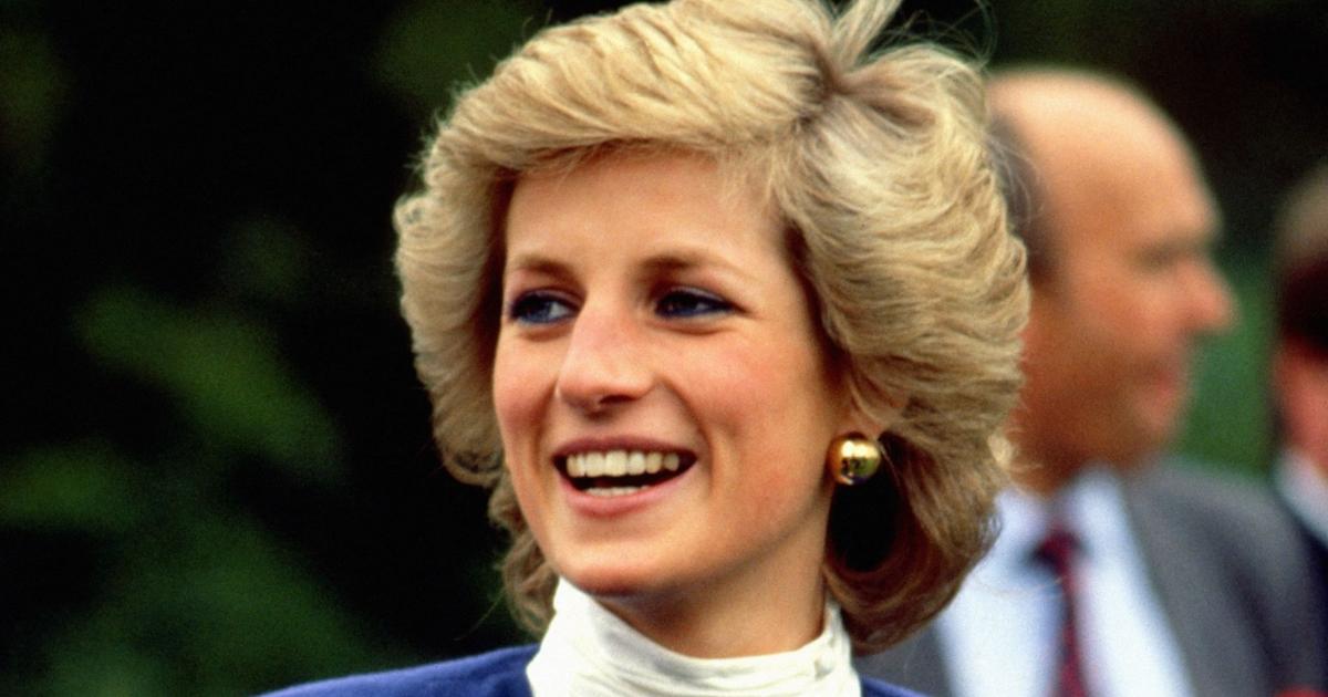 Paillettes, vocalises et robe de mariée : le trailer royalement kitsch ...