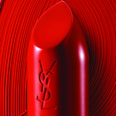 Remportez votre nouveau mini rouge iconique Yves Saint Laurent Beauté