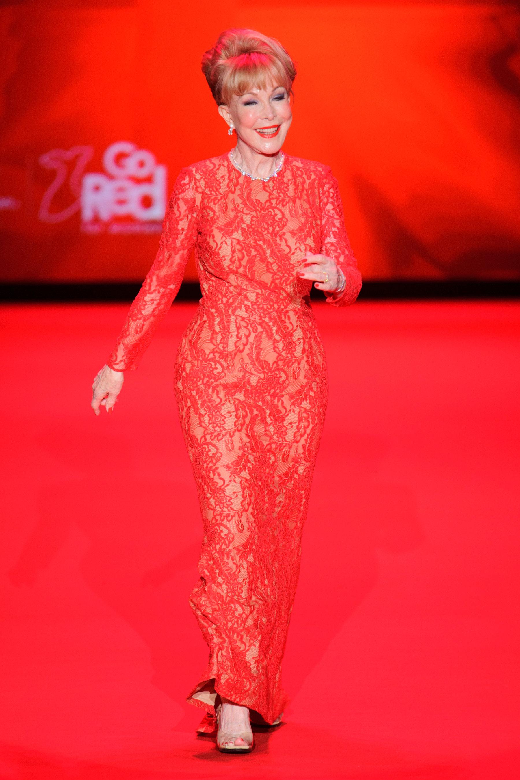 Défilé Red Dress Collection Automne-hiver 2015-2016 Prêt-à-porter ...